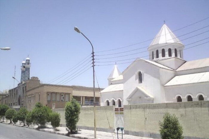 ایران الگوی همزیستی مسالمتآمیز ادیان توحیدی از وجود کلیسا و مسجد در